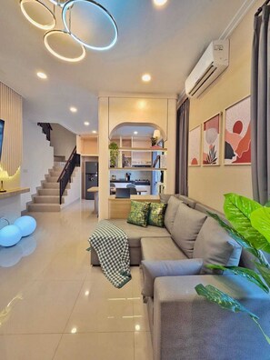 Smart TV de 43 polegadas com canais por cabo 