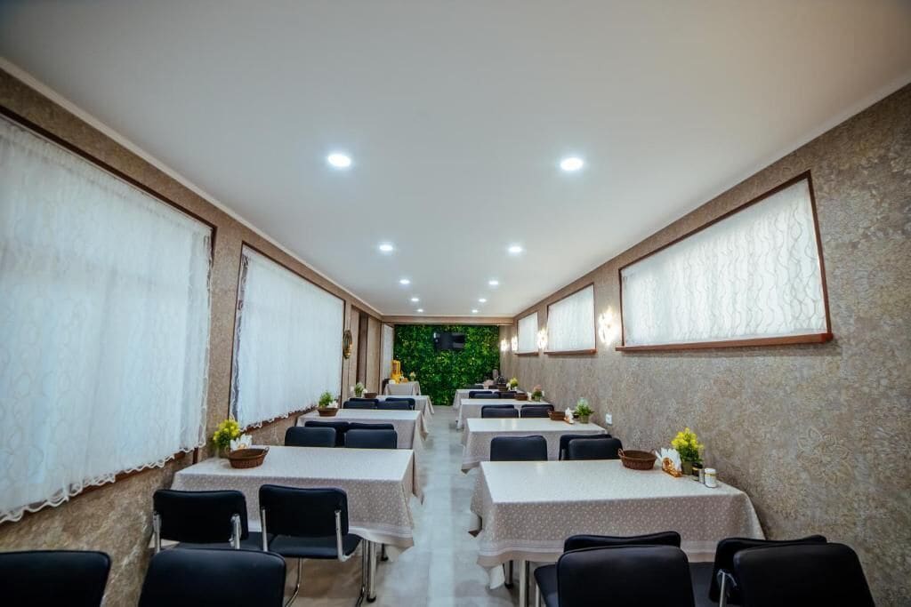 Quarto Triplo, pátio, Vista para a cidade | Salas de reuniões