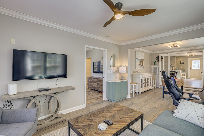 Walk To Broadkill Beach: Sleek Family Home W/ Deck - Georgetown, DE