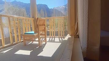 Quarto luxo, sacada | Wi-Fi de cortesia