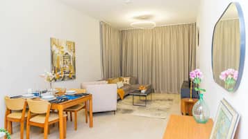Apartamento, varanda, Vista para a cidade | Sala de estar