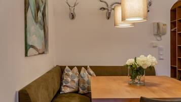 Apartamento Comfort, varanda, vista para o vale | Restaurantes