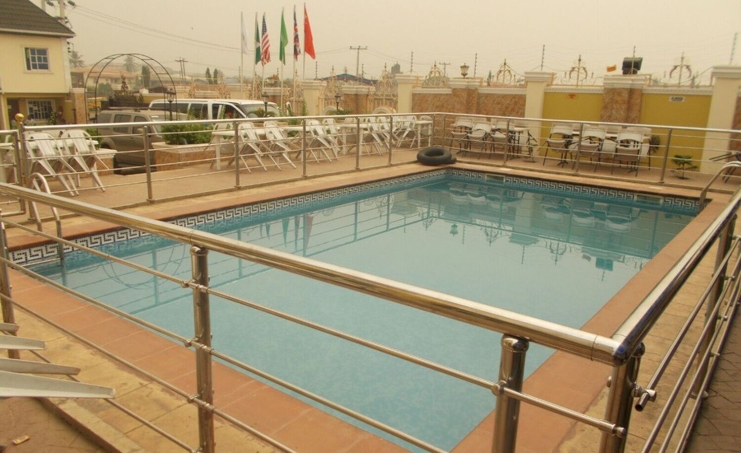 14 piscinas externas