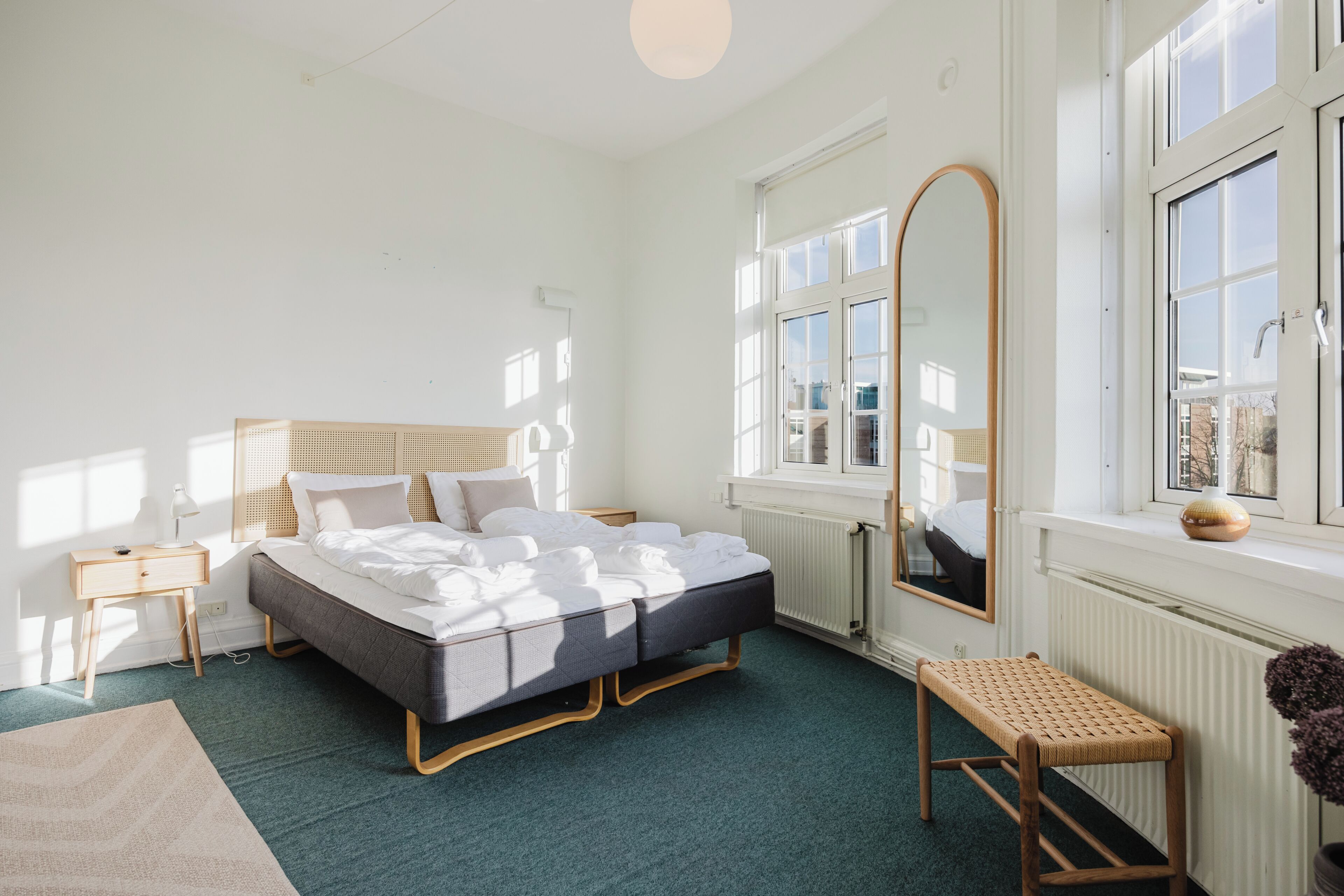 Quarto casal luxo, sacada | Wi-Fi de cortesia, roupa de cama