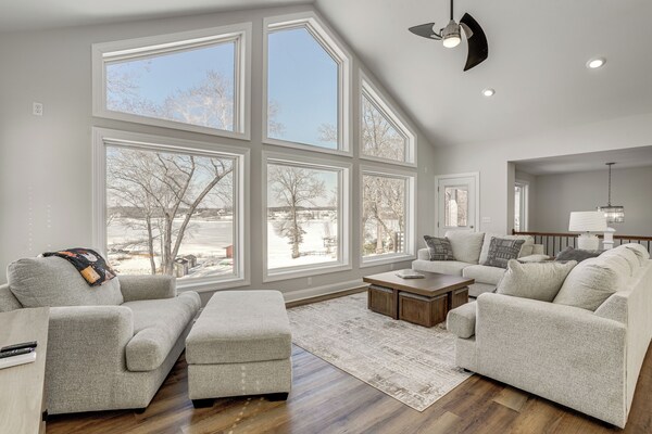 Hot Tub + Fire Pits: Waterfront Lake Anna Escape! - Virginia Renaissance Faire