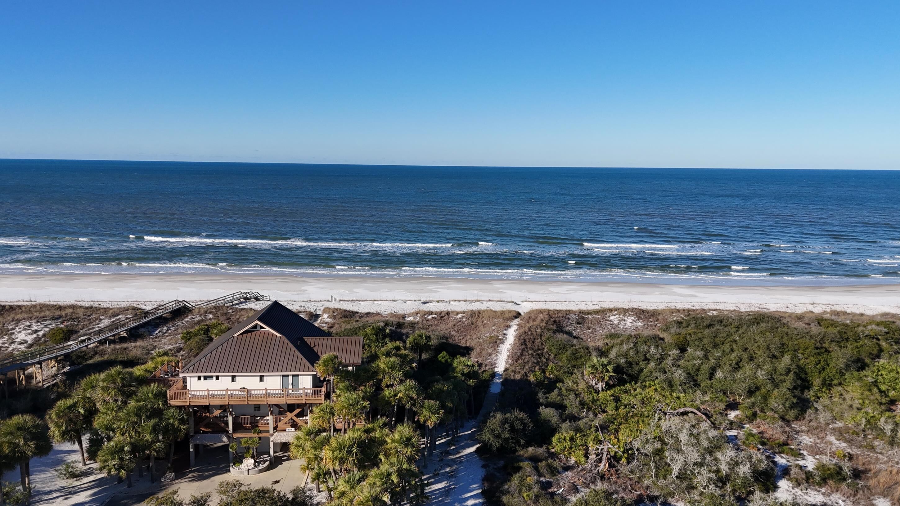 Perto da praia, areia branca 