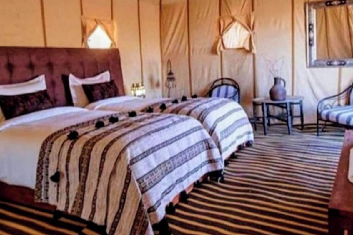 Quarto Duplo ou Twin Deluxe, pátio, vista deserto | Secretária adequada para computadores portáteis, Wi-fi grátis