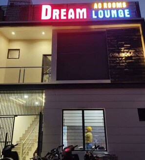 Fachada da propriedade