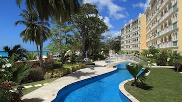 Apartamento, 3 quartos | Piscina