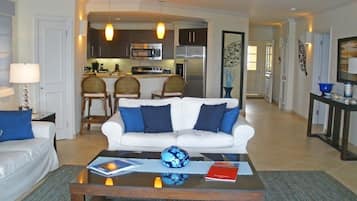 Apartamento, 3 quartos | Sala de estar