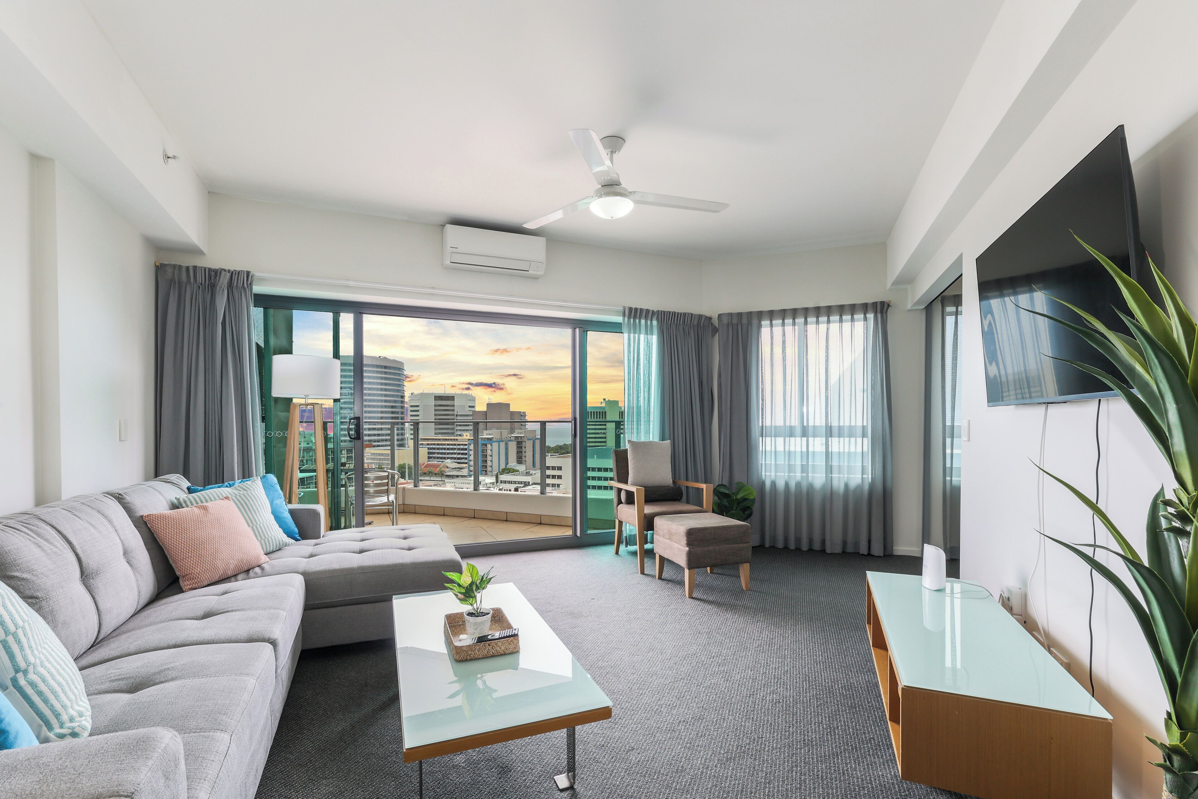 Darwin City Views: 1 Bedroom Apartment, Huge Pool By Tropical Bnb - Darwin