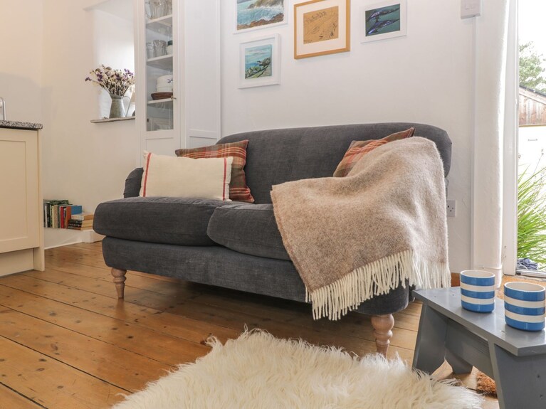 The Old Studio, Pet Friendly, Character Holiday Cottage In St Just - Pendeen