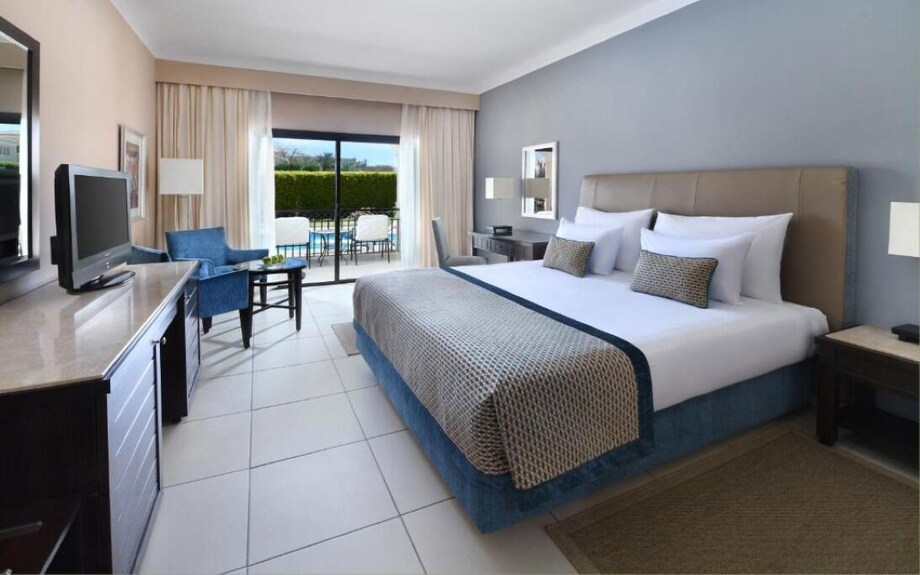 4 Swim-up Rooms Near Beach, Diving Spots, And Family Activities Onsite - Egypt