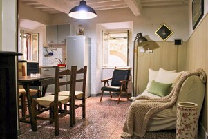 Apartamento, Vista para a cidade | Sala de estar