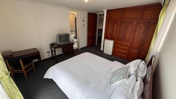 Quarto casal standard, sacada, vista para o jardim