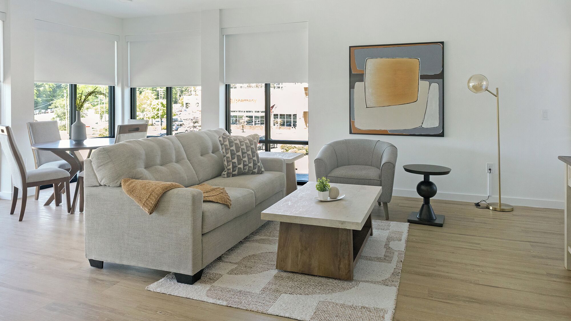 Apartamento (3 Bedrooms) | Área de estar | Smart TV 50 polegadas com canais digitais, pebolim