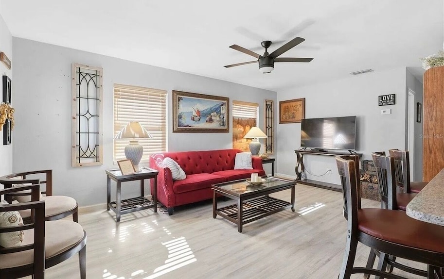 3-bedroom Coastal Cottage In Serene Melbourne Florida, 5 Miles From The Beach. - Melbourne, FL