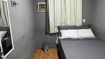 Quarto casal standard, vista para a cidade | Wi-Fi de cortesia