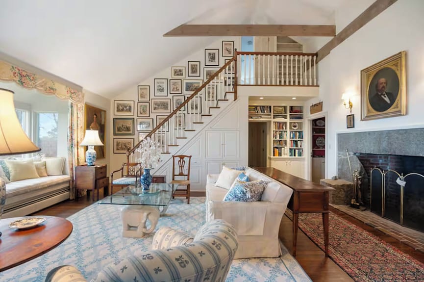 Oceanside Estate: Main House & Apt W/beach Access - Ipswich, MA