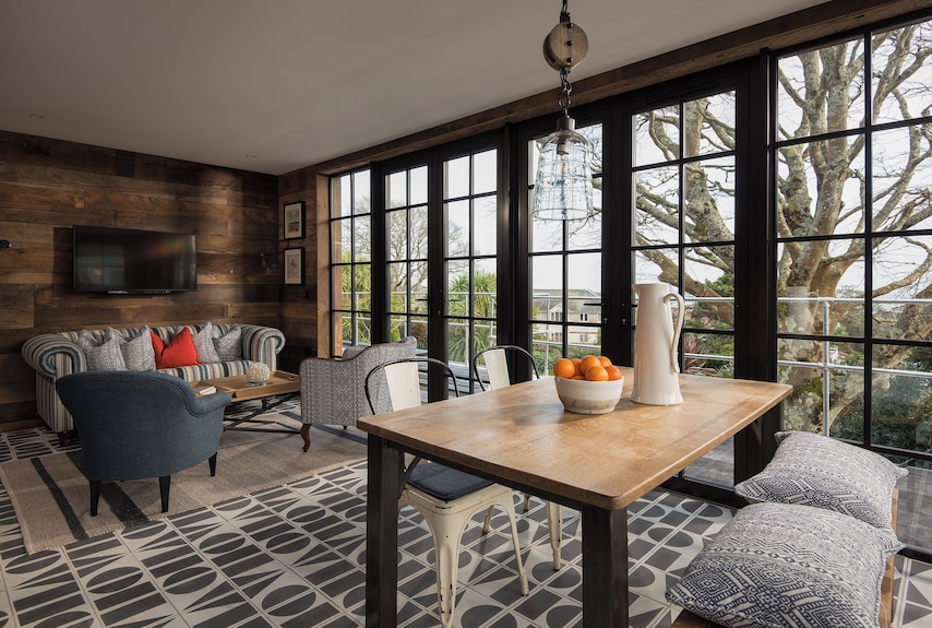 Panoramic Sea Views, Private Terrace, Parking, Jacuzzi, Pool, Gym - St Mawes