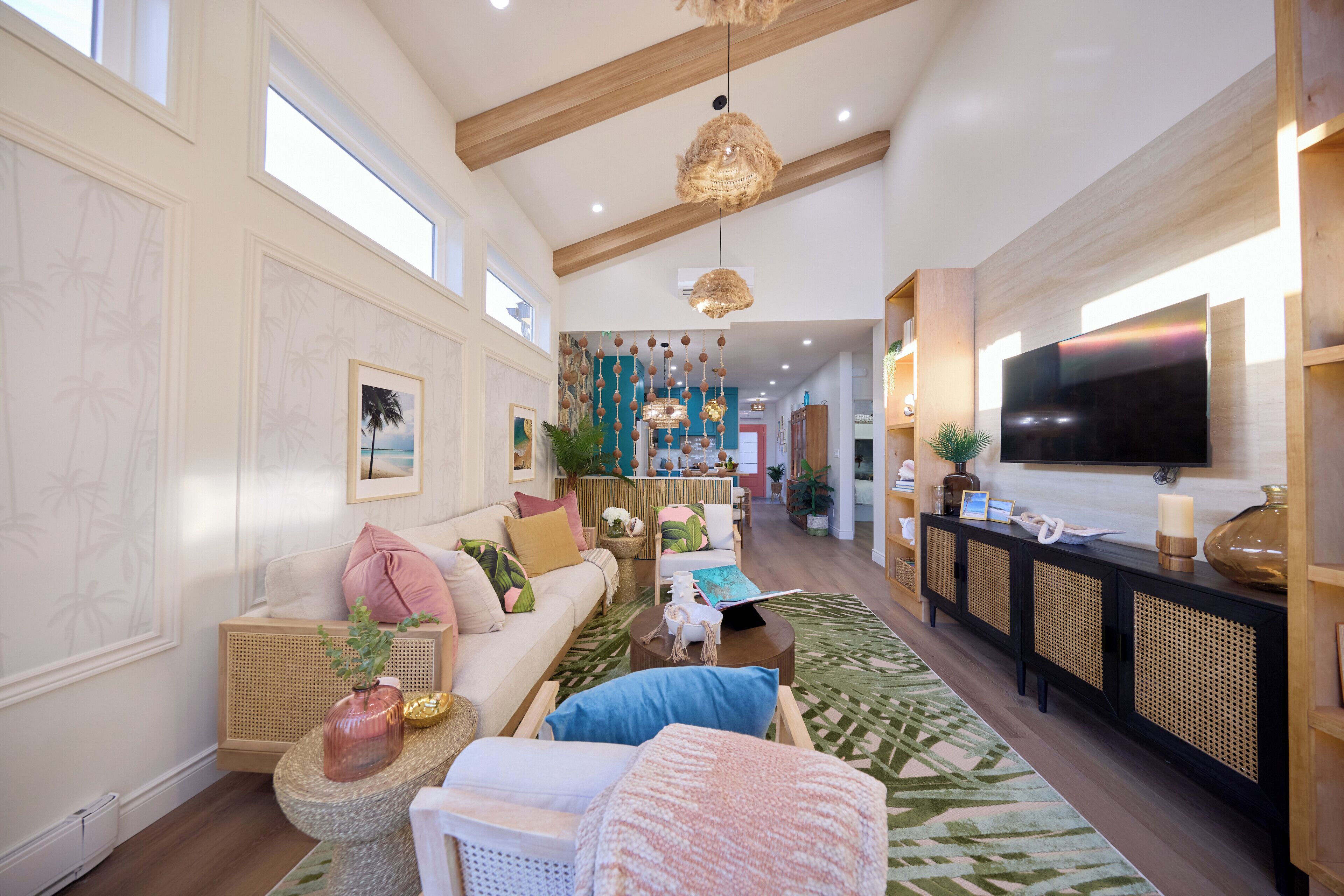 Lake House 3 A Fun, Funky Getaway - Norwood