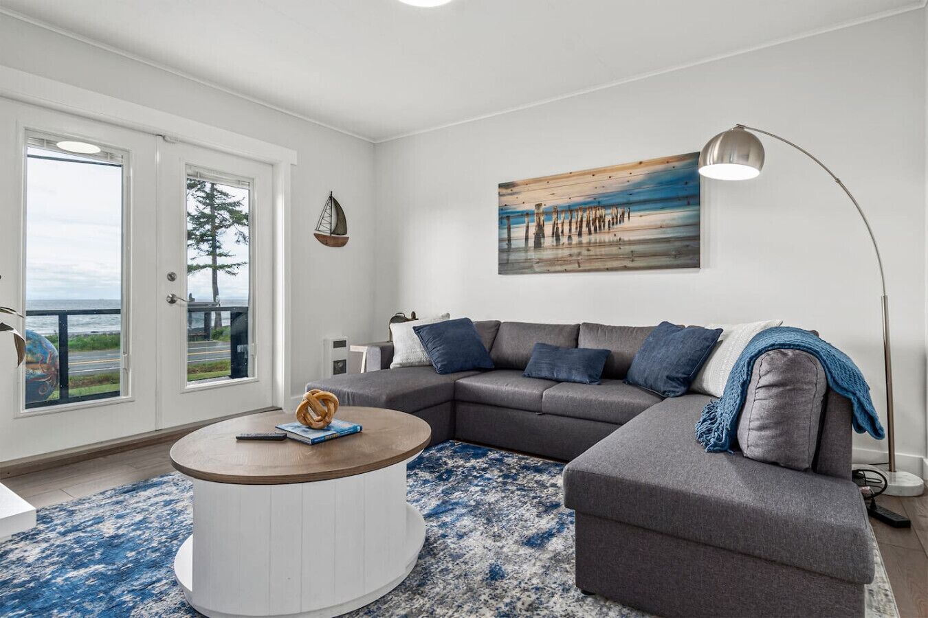 Beachfront 2 Bed | Arcade, A+ Views, Lux King Bed - Campbell River