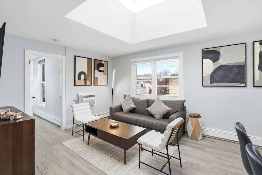 City Escape 2br W/ Balcony Near Manhattan - Jersey