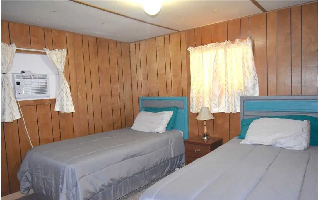 Boat And Slip 500 + Weekly Stay 500 - Gravois Mills, MO