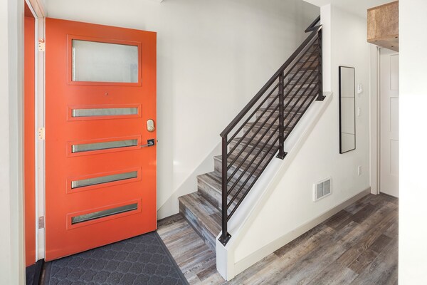 Lake View Townhouse - Bothell, WA