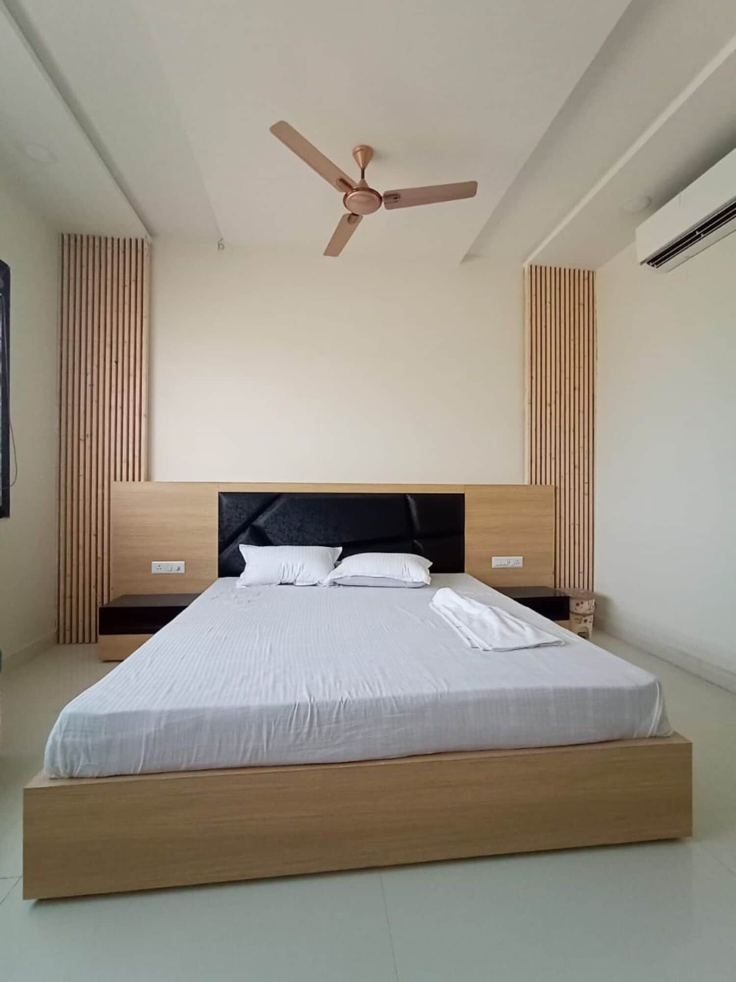 Quarto Duplo Deluxe, Vista para a cidade | Secretária, Wi-fi grátis 