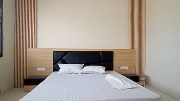 Quarto Duplo Deluxe, Vista para a cidade | Secretária, Wi-fi grátis