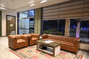 Área de estar no saguão