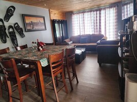 Cabana, 2 quartos, para fumantes, sacada | Sala de jantar