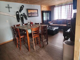 Cabana, 2 quartos, para fumantes, sacada | Sala de jantar