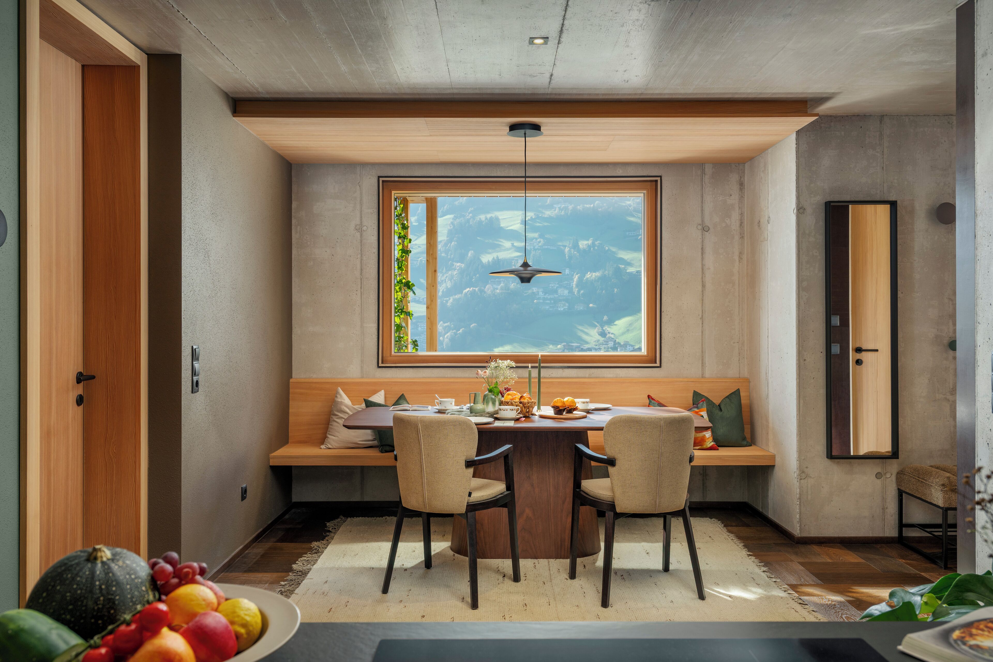 Apartamento panorâmico, sacada, vista para a montanha | Opções para refeição