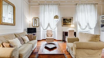 Apartamento, 1 quarto, não fumadores | Sala de estar | TV de ecrã plano