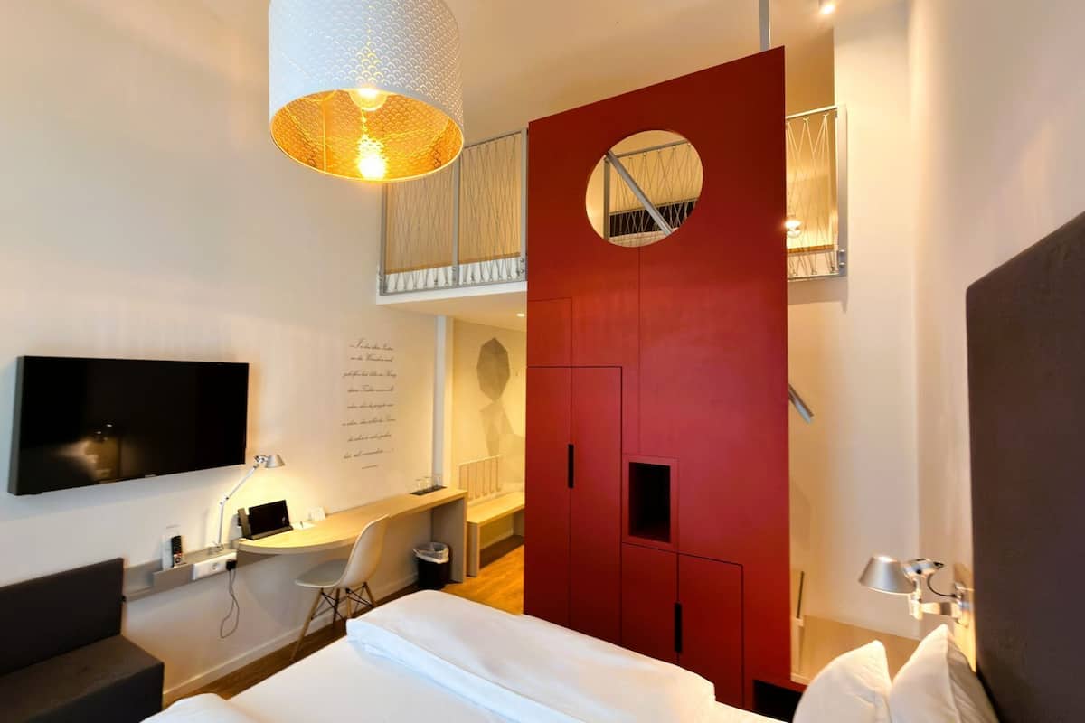 Quarto Familiar, vista para o pátio