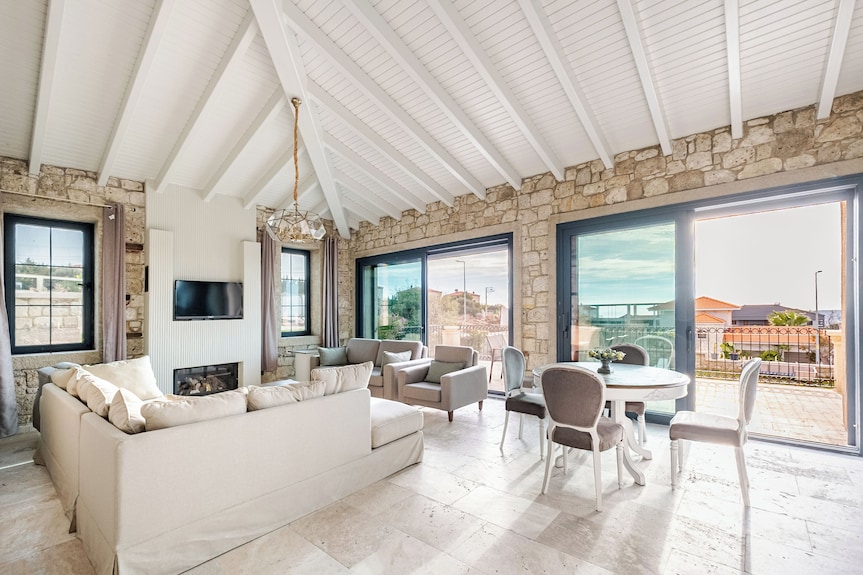 2 Bedroom Stone Villa With Sea View And Pool - Alaçatı