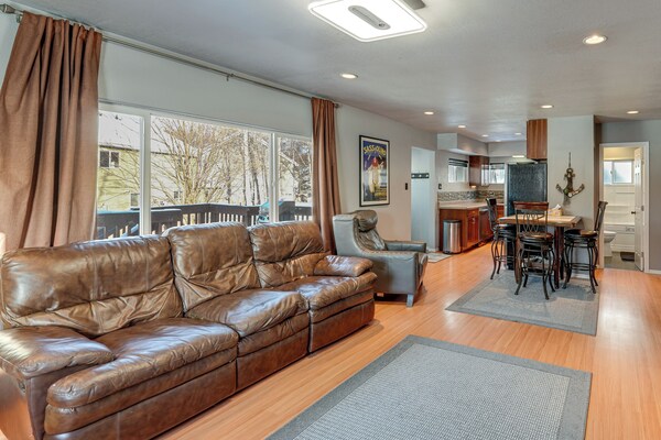 Hike, Bike & Ski! Cozy Anchorage Townhome - Alaska