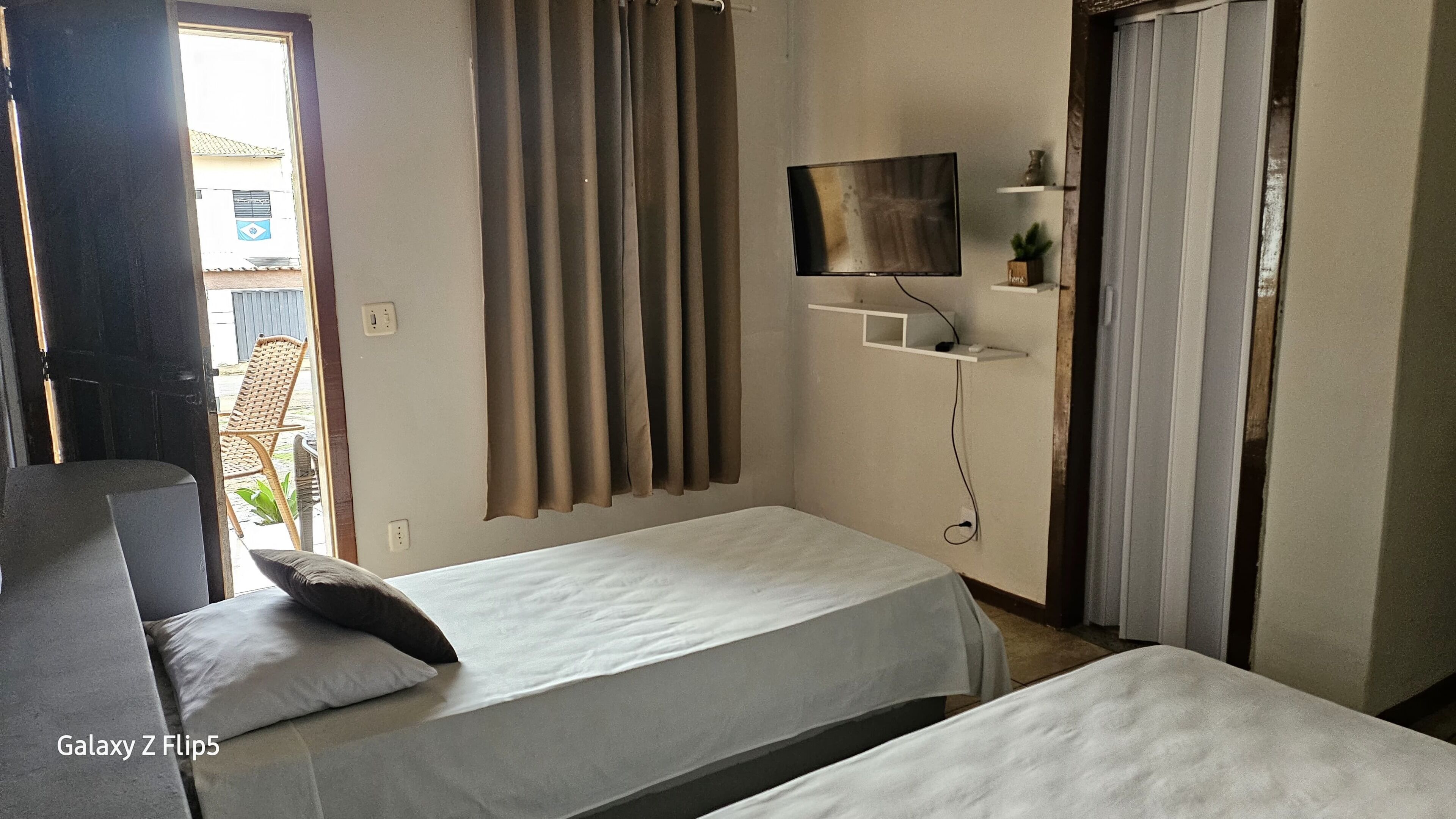 Quarto Twin Económico, vista para o rio | Wi-fi grátis 