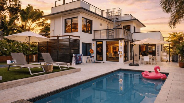 Soleil Modern By Avantstay Design-forward Stay + Resort-style Pool + Hot Tub + Near The Beach - Fort Lauderdale, FL