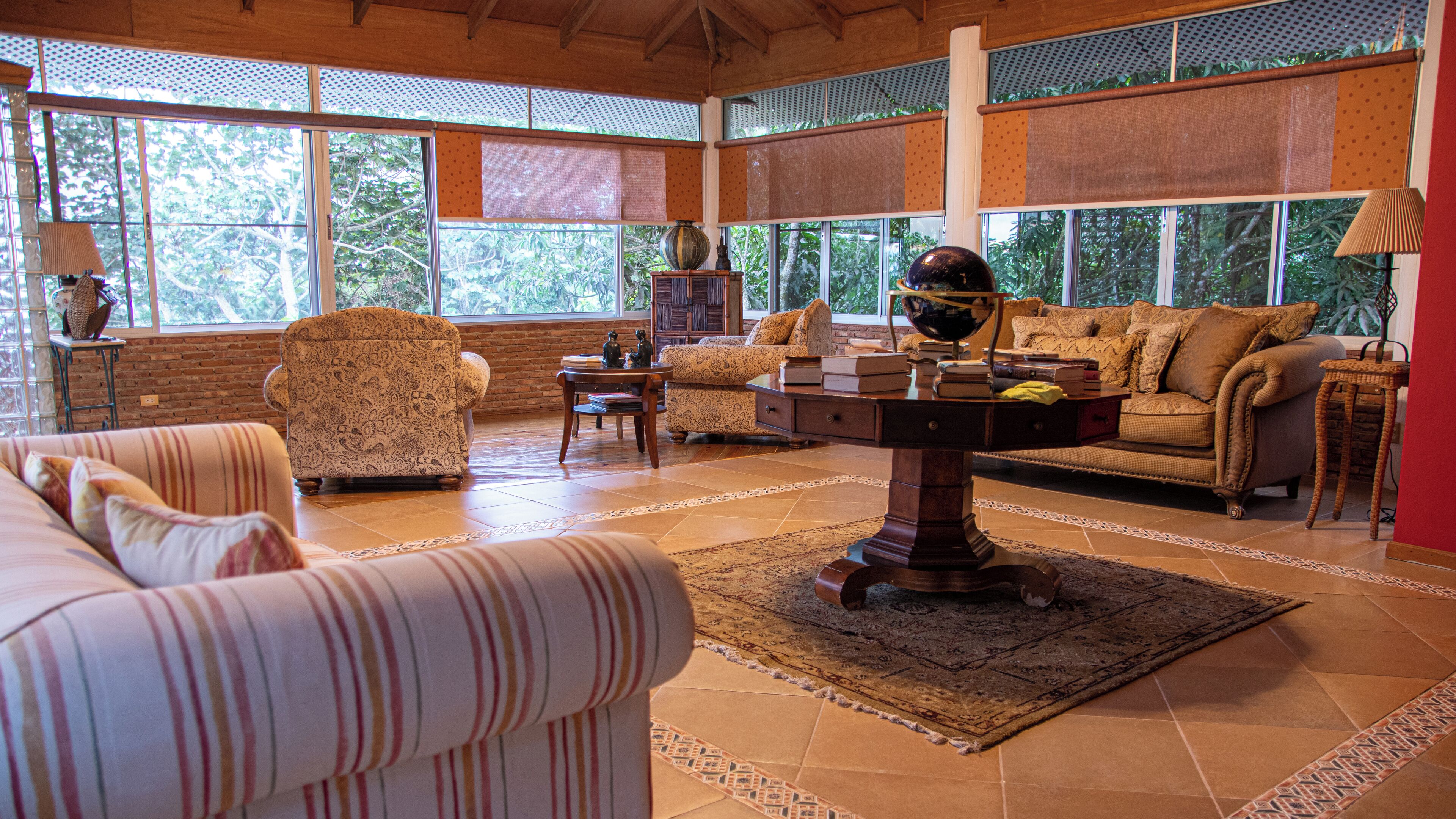 Live Like A King On This Gentleman's Estate - Cap-Vert