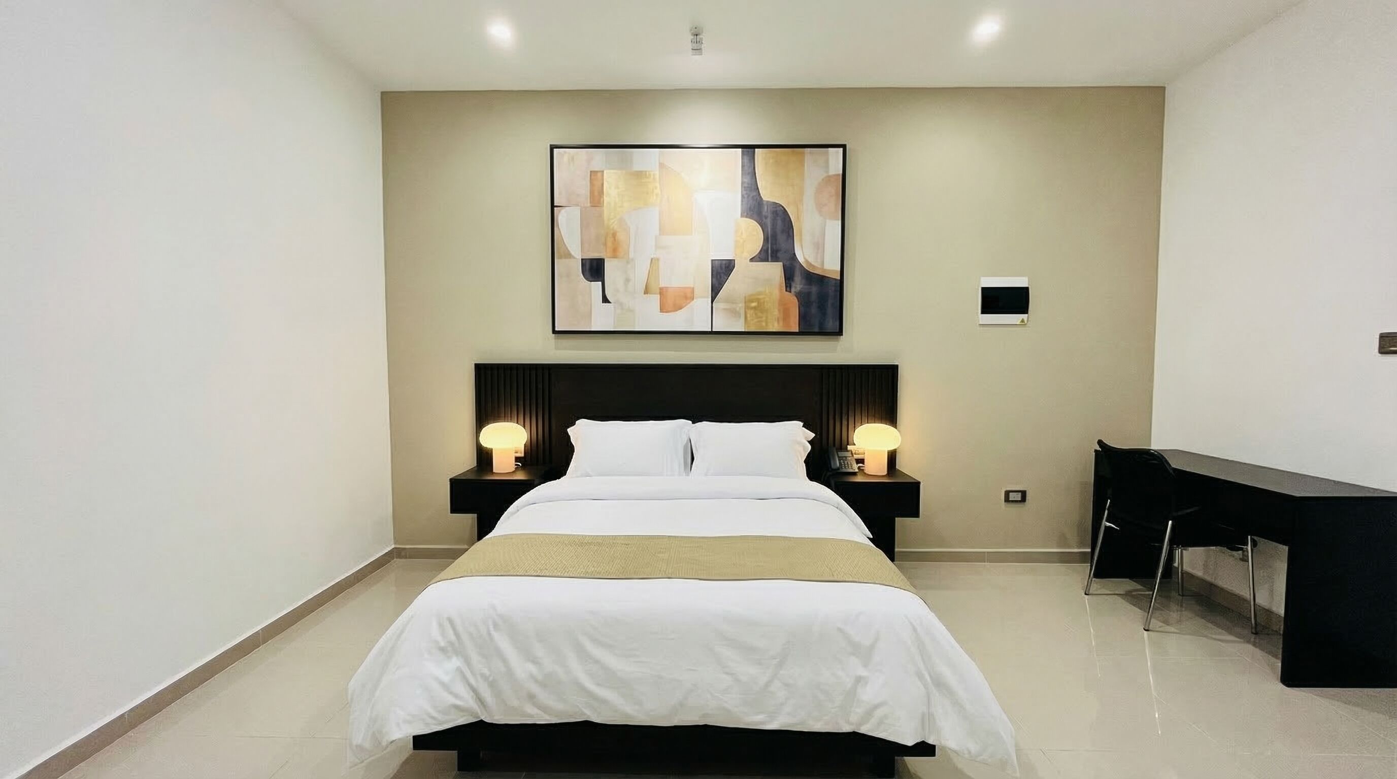 Habitación Ejecutiva Estándar | Cofres nos quartos, escrivaninha, espaço de trabalho para notebook