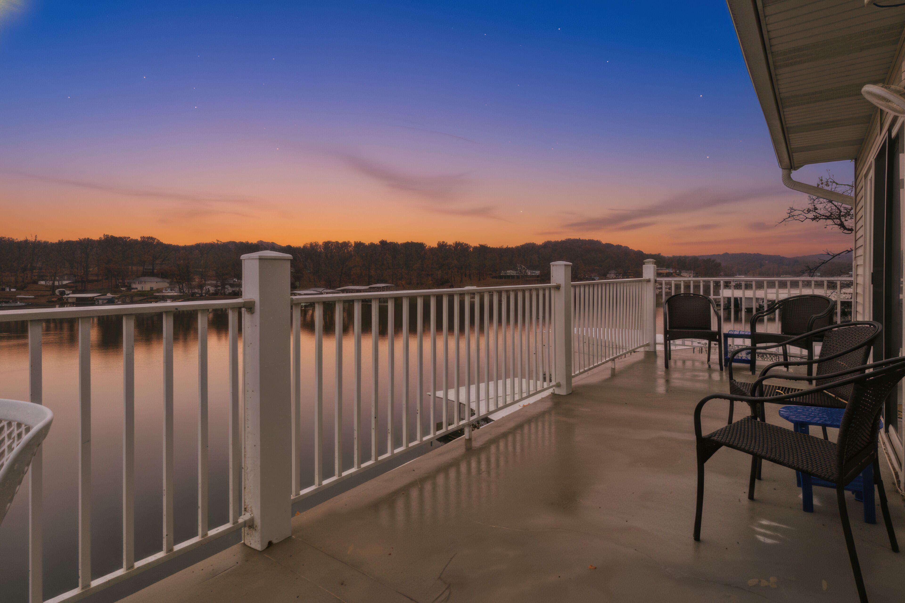 Apartamento em Condomínio Fechado, várias camas, acesso à piscina (Sun-Kissed Serenity) | Vista do quarto