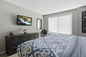 Casa, várias camas, pátio (Shorty's Getaway) | 5 quartos, com decoração personalizada, com mobília individualizada 