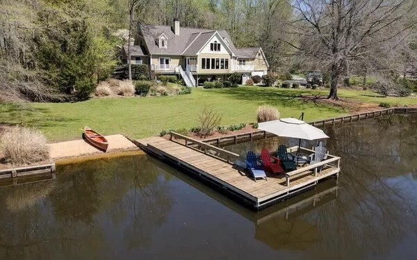 Lake Days Getaway - Lakeside Family Escape Near Hillsborough - Graham-Mebane Lake