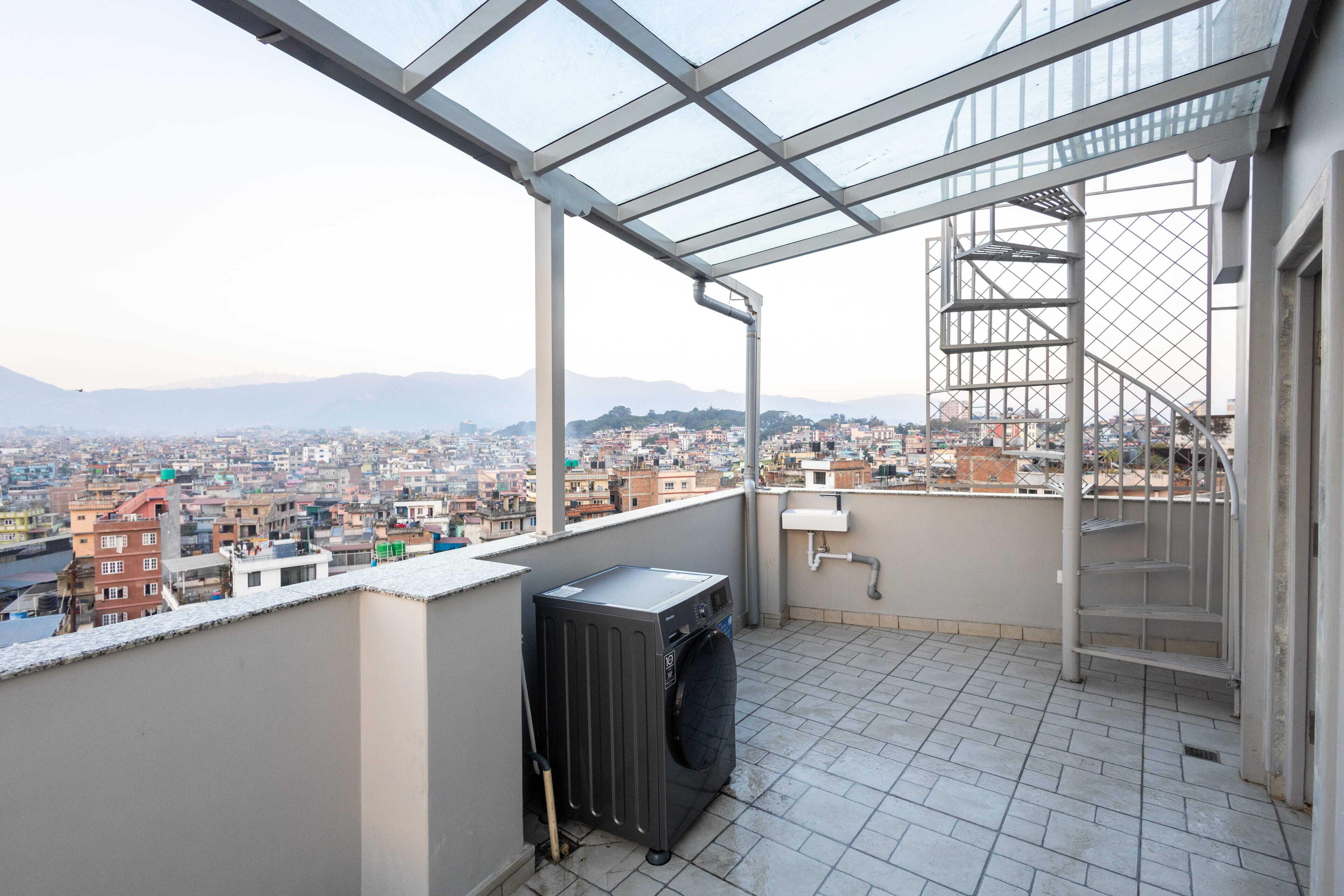 Apartamento conforto, 1 cama de casal, sacada, vista para a cidade | Área da propriedade