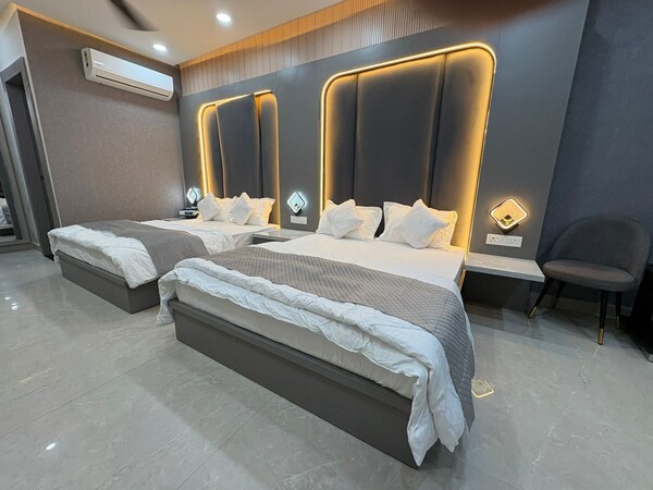 Hotel R J Heights - Fatehpur