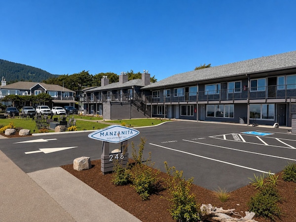 Manzanita Oceanfront Inn - Manzanita, OR