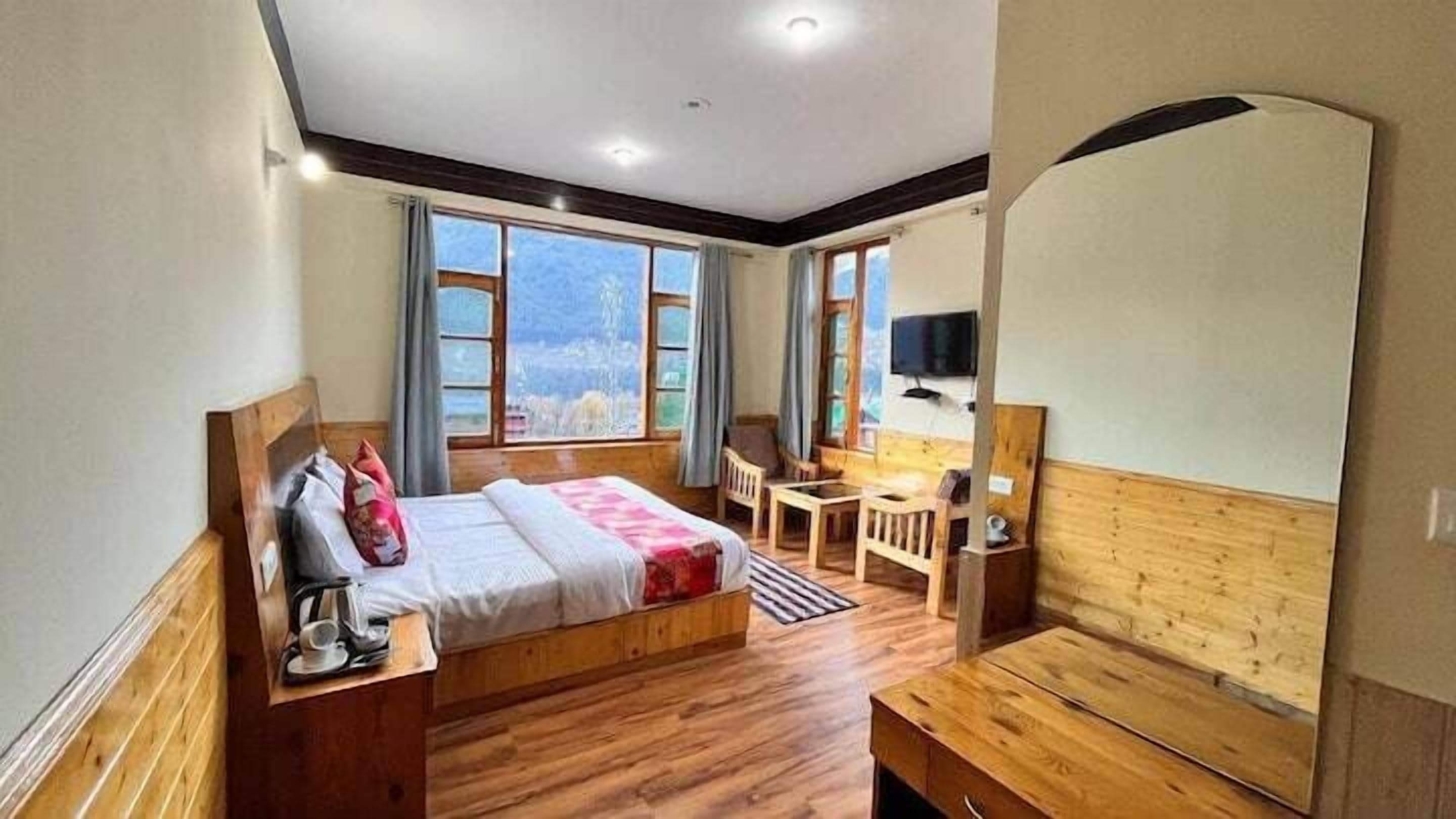 Quarto superior | Ferros/tábuas de passar roupa, Wi-Fi de cortesia